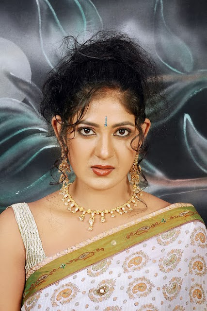 Romance With 24 World : Yagna Shetty all photo collection