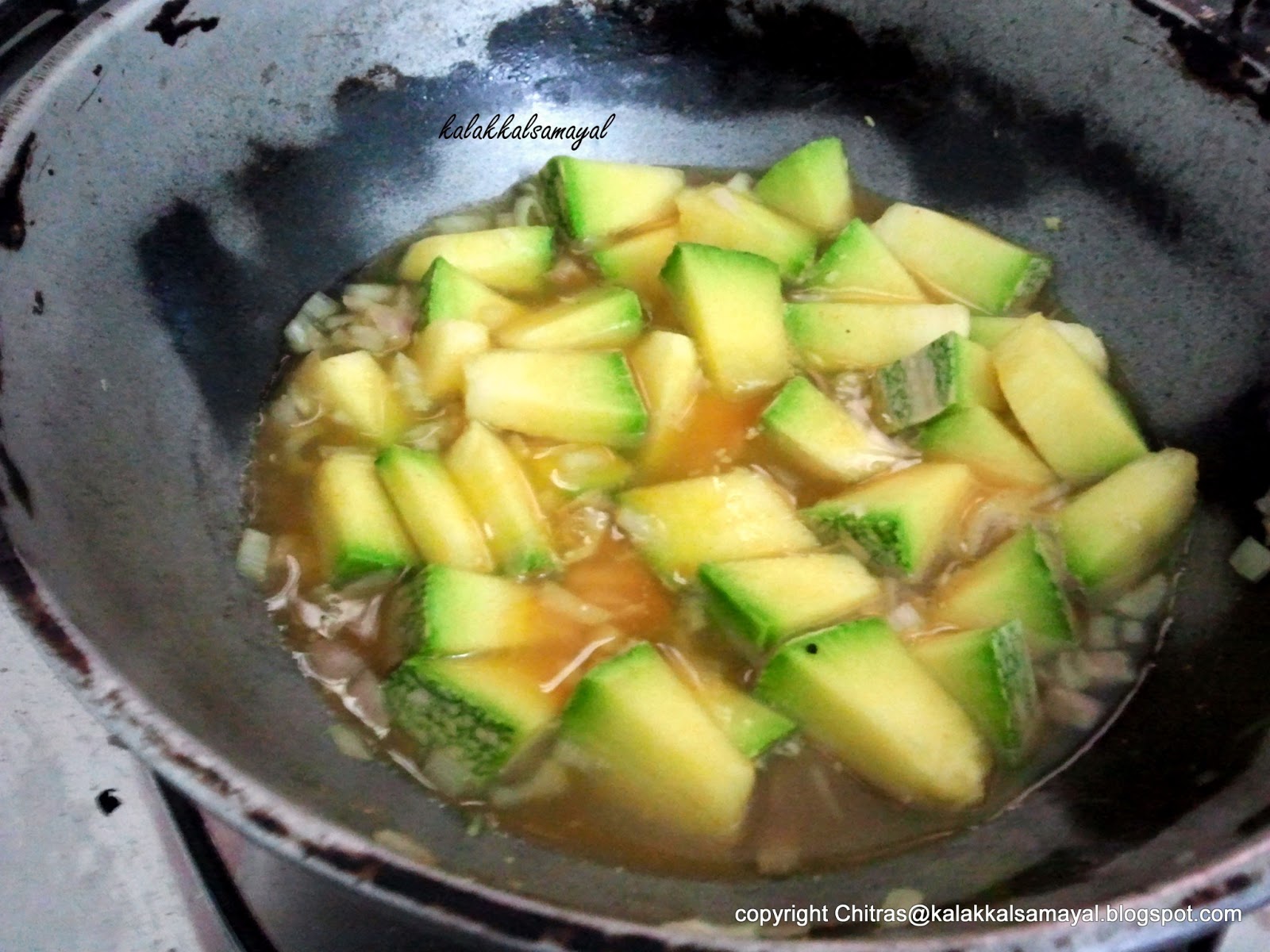 kalakkalsamayal: Parangikkai Pinju Koottu - Tender Yellow Pumpkin Lentil