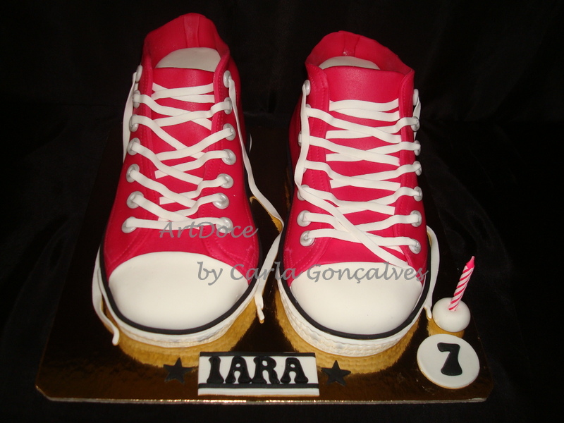 ArtDoce by Carla Gonçalves: Bolo sapatilhas Converse All Star