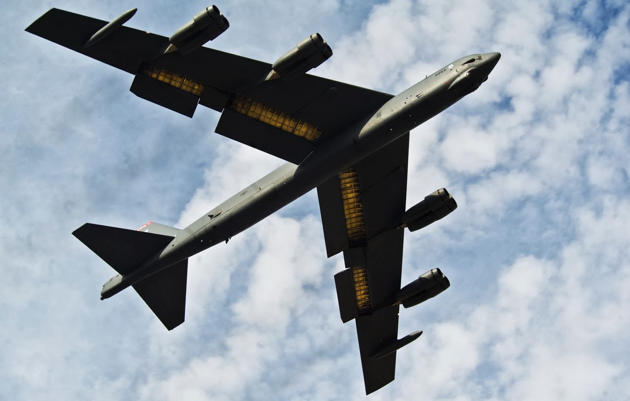 B-52H Stratofortress Strategic Bomber Flies over Minot Air Force Base | Global Military Review