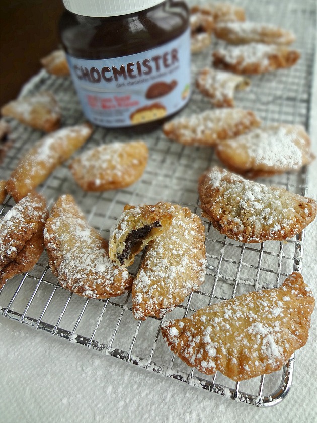 The Cooking Actress: Fried {Mini} Chocolate Hazelnut Pies