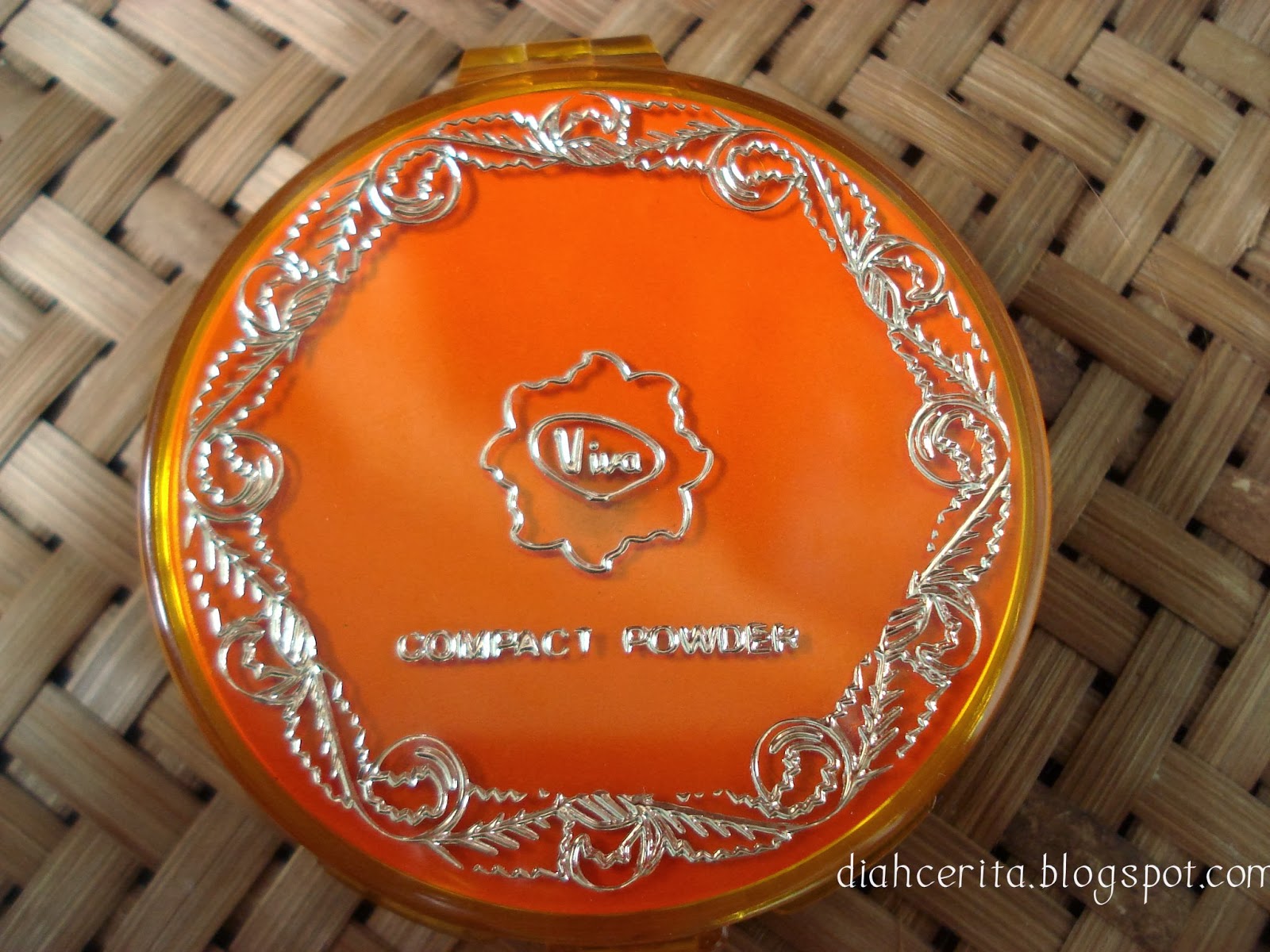 Review : Viva Compact Powder