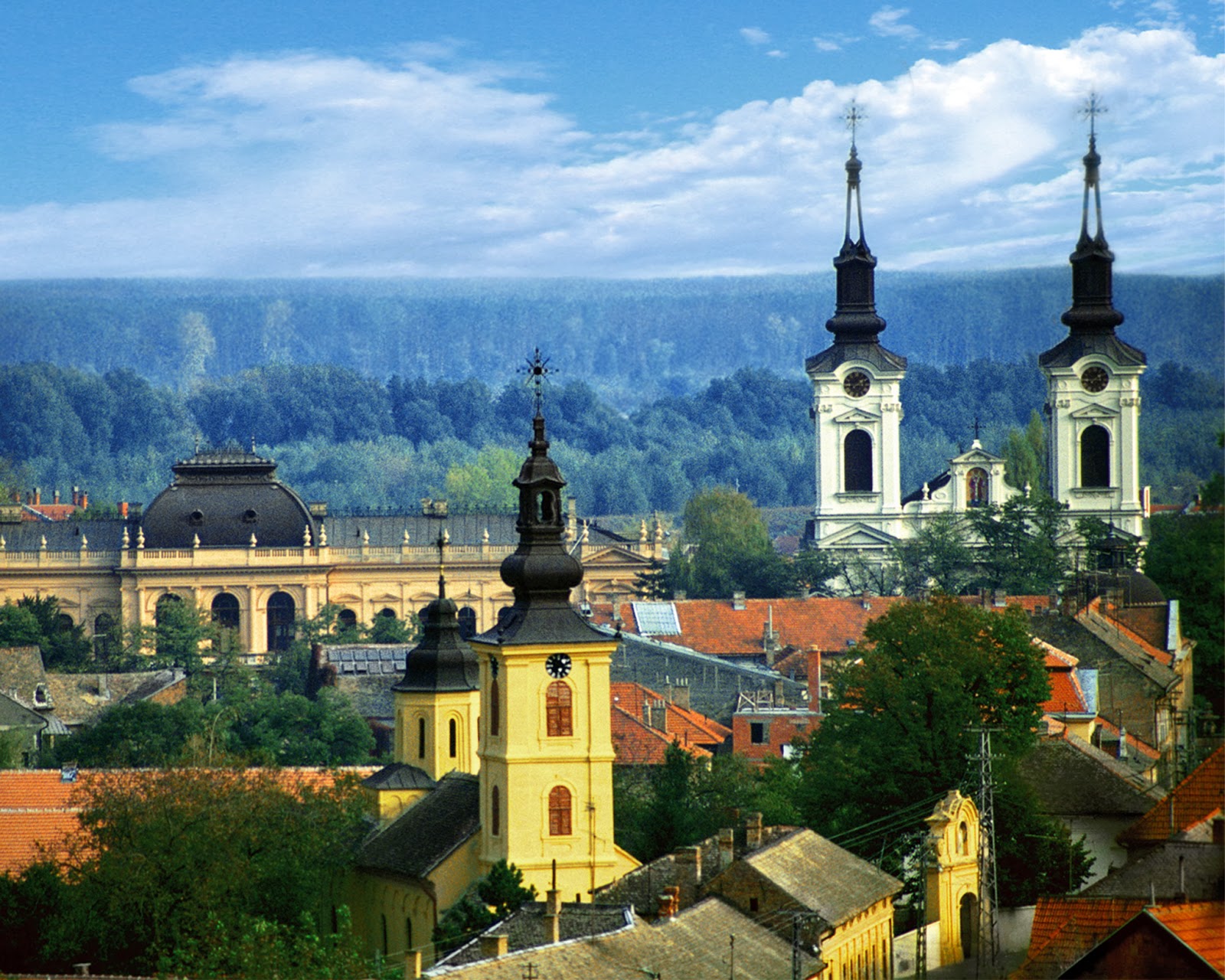 Turismo Serbia: Descubre Serbia en el puente de la Constitución