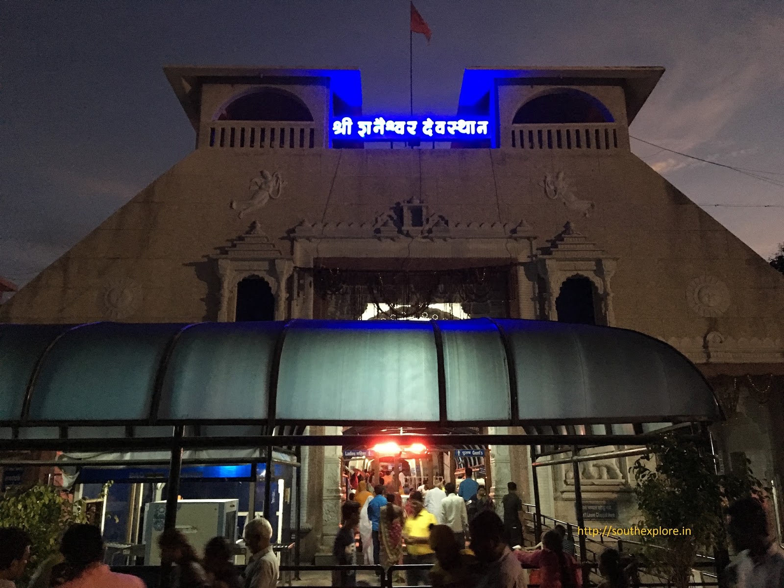 Shani Shingnapur Temple To worship the Lord Shaneshwara Maharashtra ...