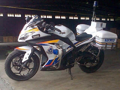 Kawasaki Ninja 250 (STD)X milik Unit Rondaan Bermotosikal (URB) PDRM ...