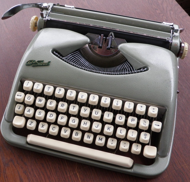 oz.Typewriter: Wagenfeld-designed Cole Steel Portable Typewriter