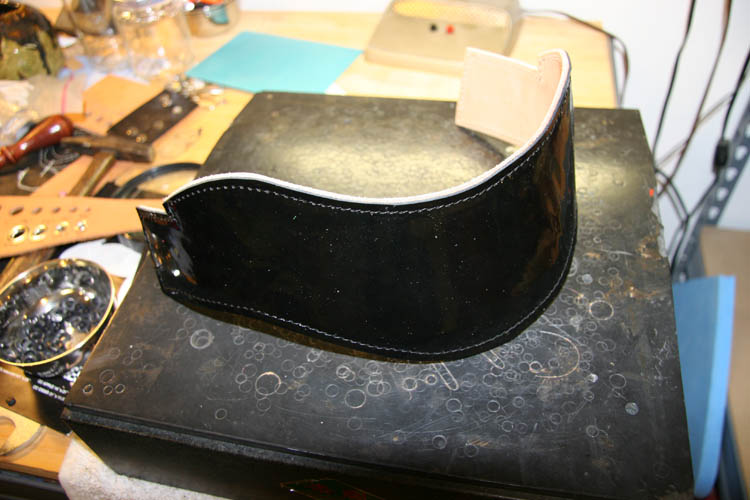 A fetish leathercrafters journal: How to make a Locking Posture Collar