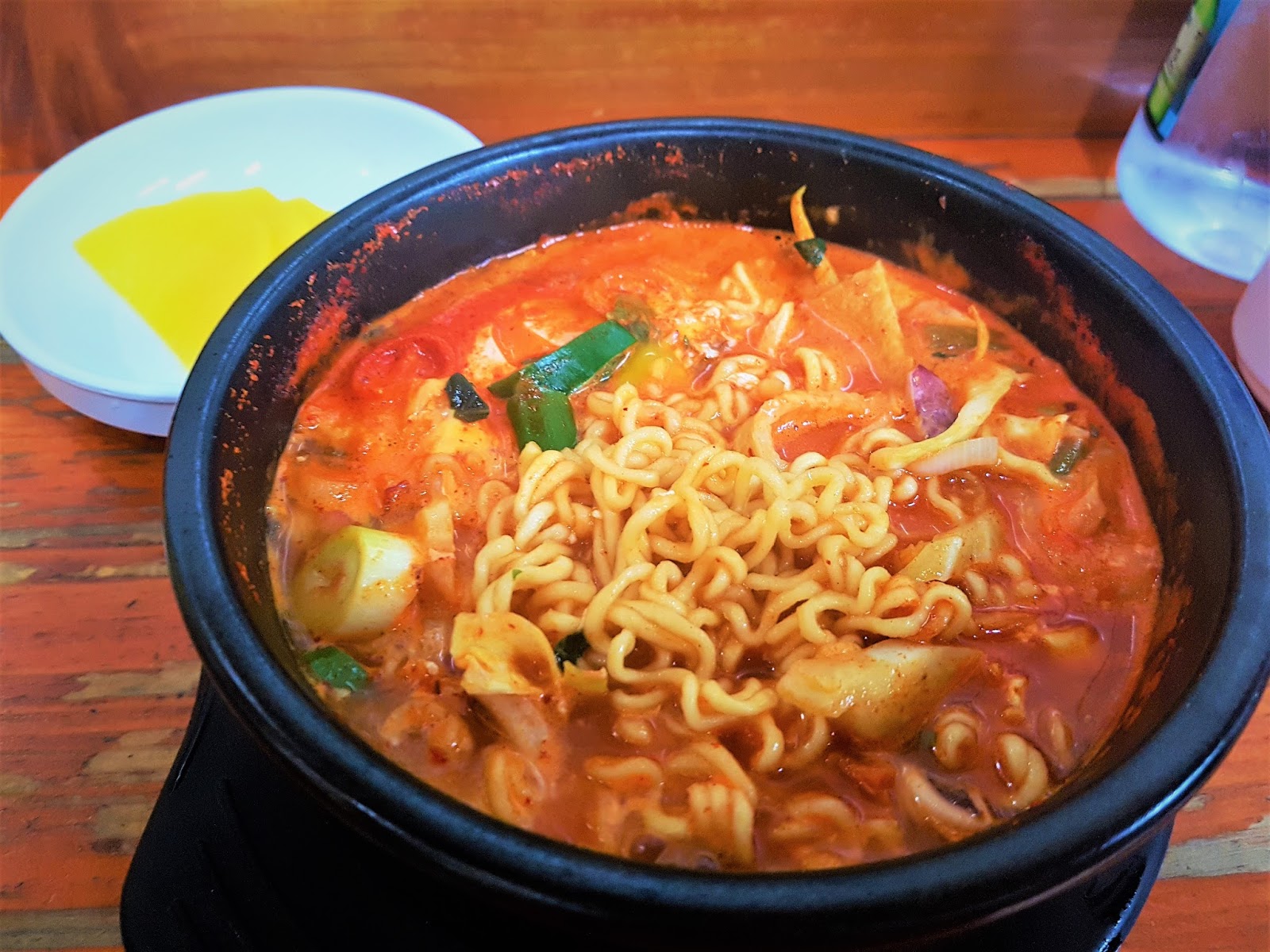 HAPPYDALKIS: 17 April 2017 - Spicy ramyeon in ttukbaegi
