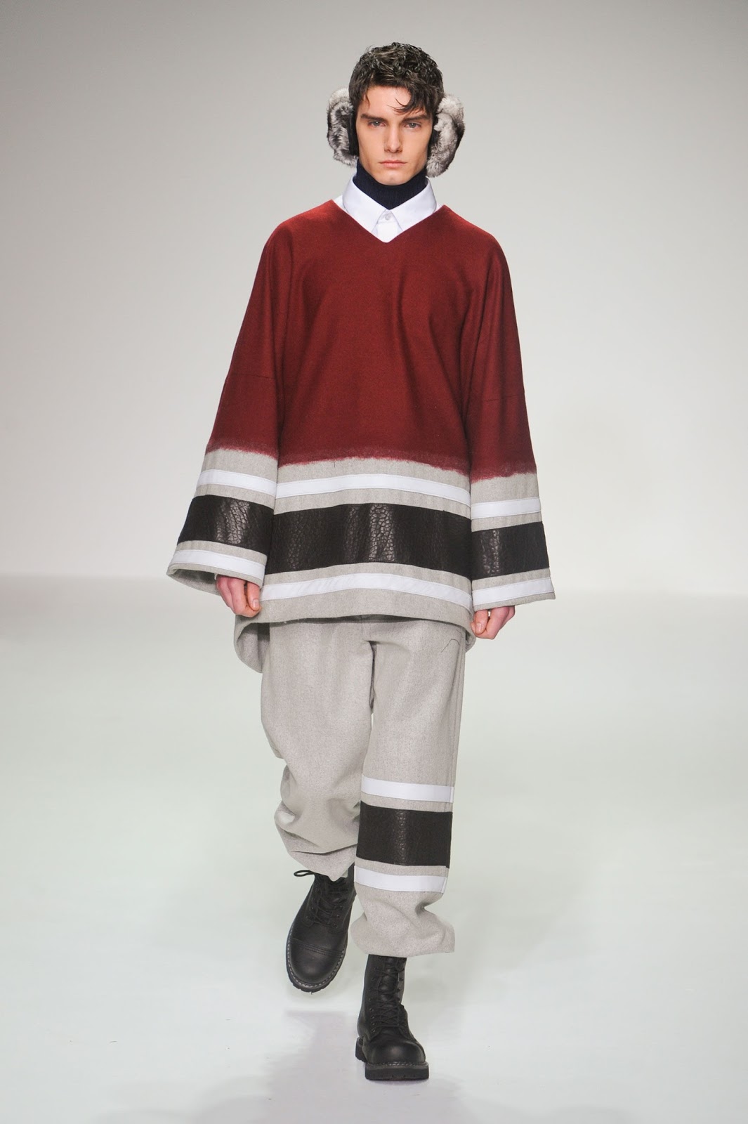 First Runway - men board: Mark Saunders