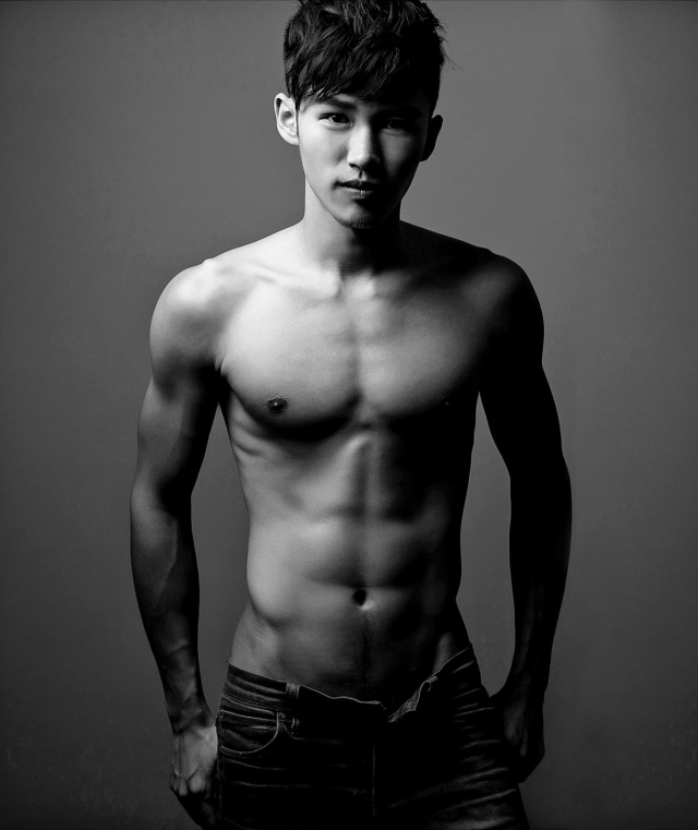 HOT MALE MODELS: Blue Man 49