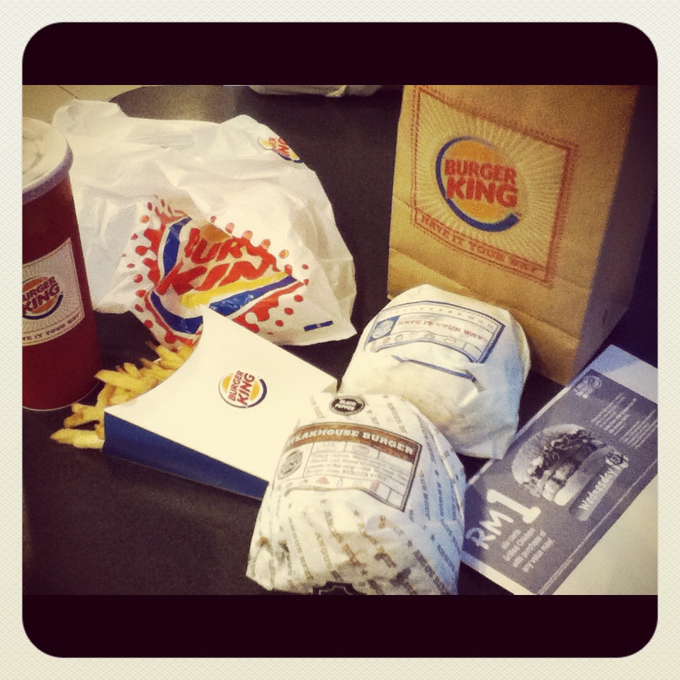 JoJo Cuties: KFC VS Burger King