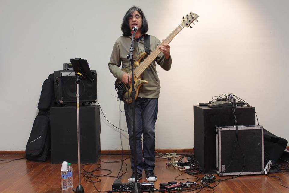 Intersticio: MARCELO TORRES, un laburante del bajo...