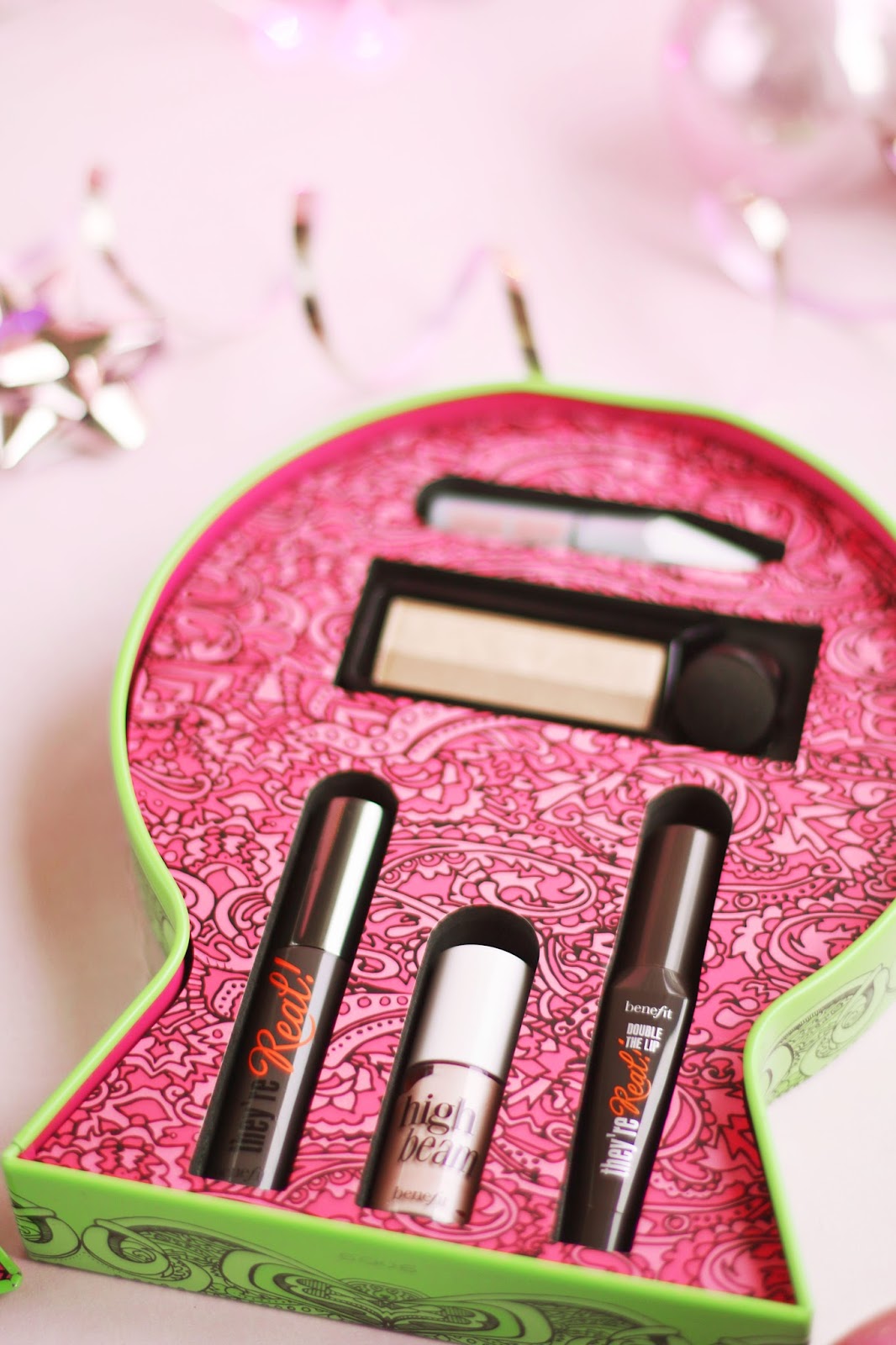 Two Beauty Sets You'll Want Under Your Tree On Christmas Day - Corrie ...