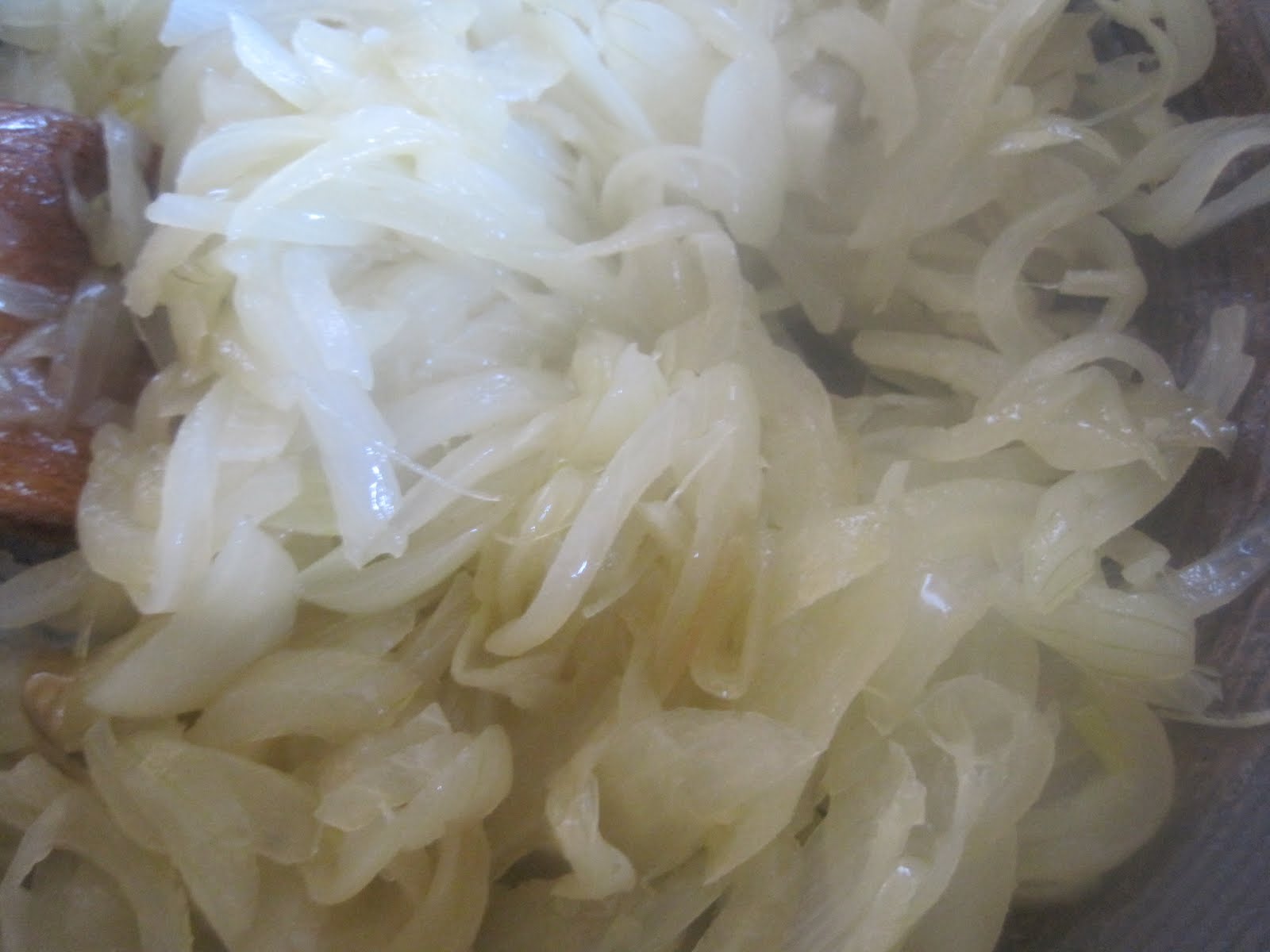 Tfaya Recipe or Caramelized Onions and Raisins / Recette de Tfaya ou ...