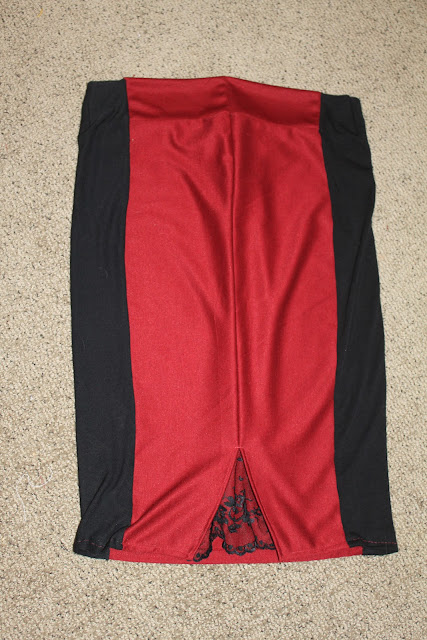 Keeping Up With Us Jones': Lace Slit