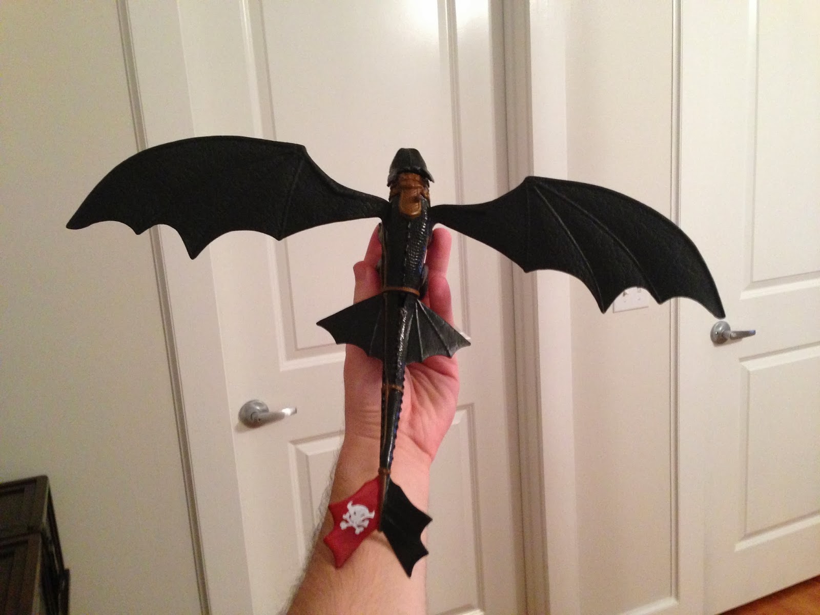 Toothless the Nightfury: Actually, a really decent toy!