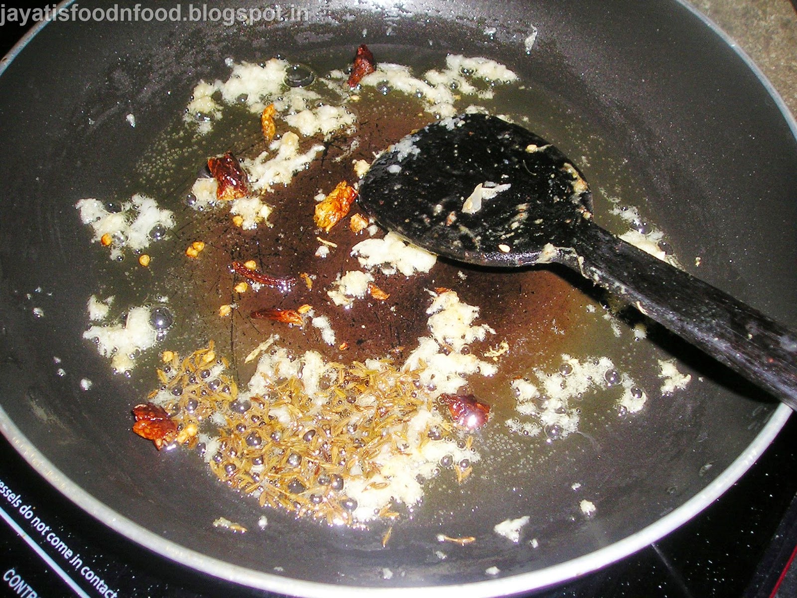 Jayati's Food Journey - Enjoy!!!: Burnt Garlic Rice with Soya Nuggets