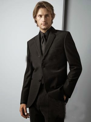 Fashion Portfolio: Tips para hombres: ¿cómo combinar un traje negro?