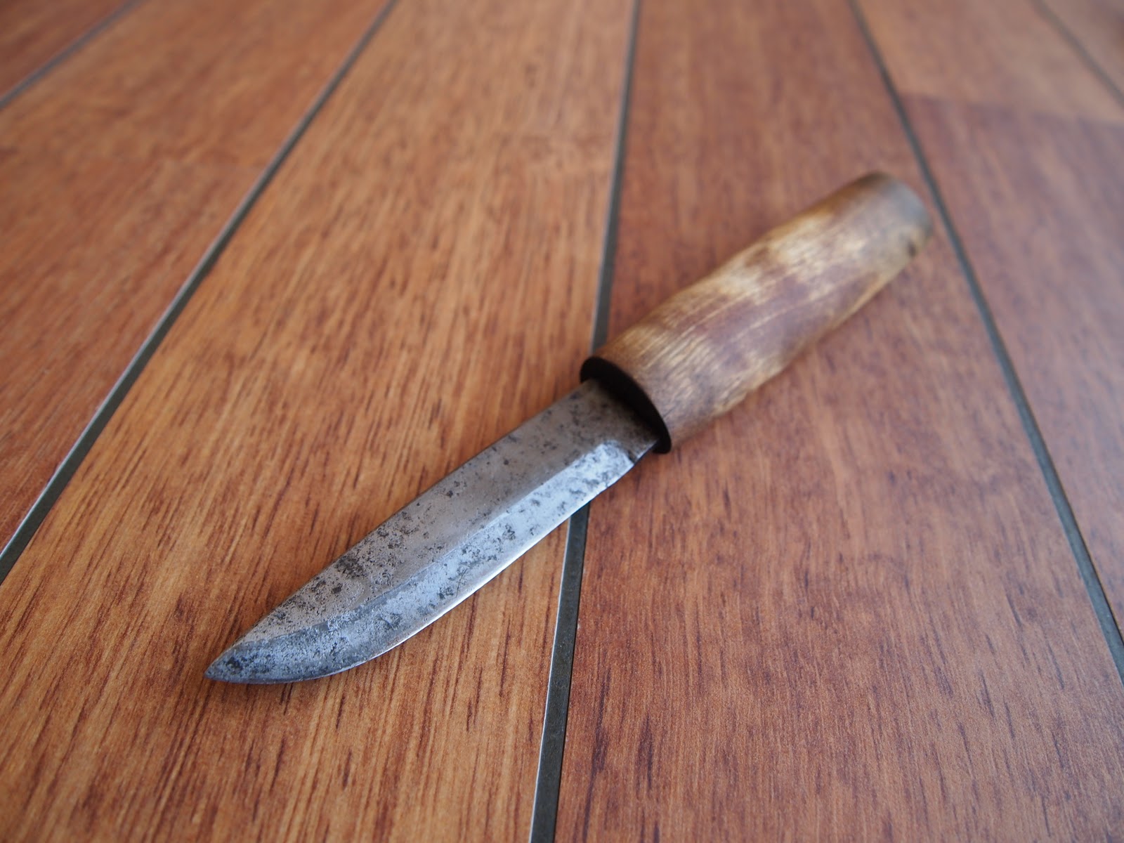 The wandering axeman: Fallkniven H1, Helle Viking and SOG Field Pup Reviews