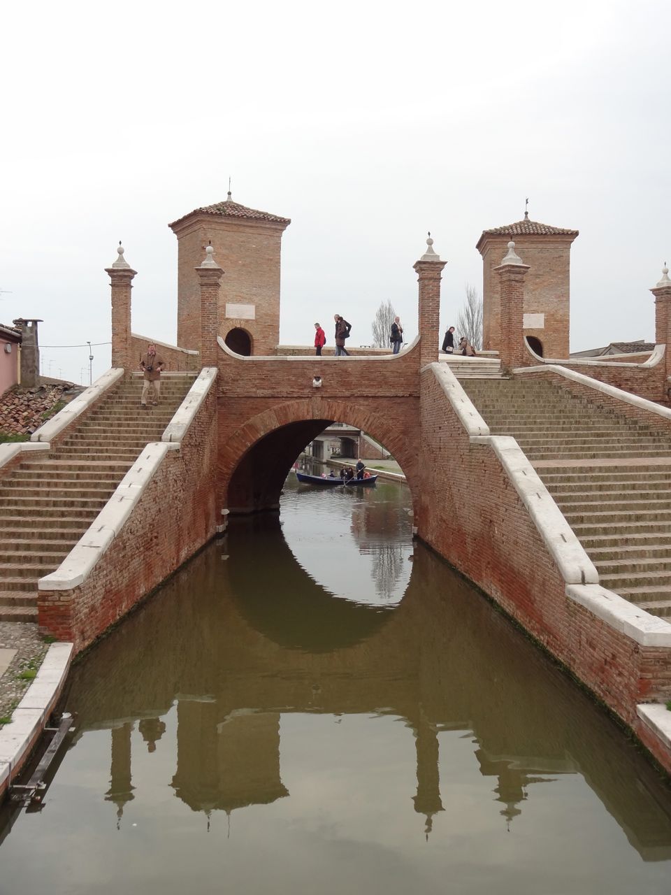 Scrumpdillyicious: Comacchio: 'Little Venice' on the Po River Delta