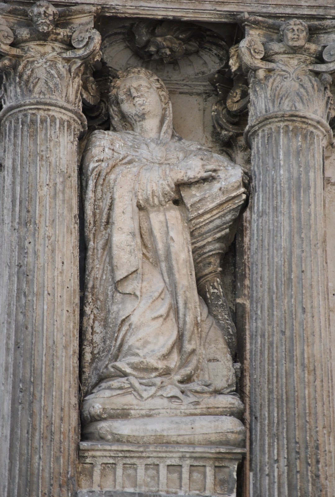 Arte en Valladolid: LA FACHADA RENACENTISTA DE LA IGLESIA DEL SALVADOR