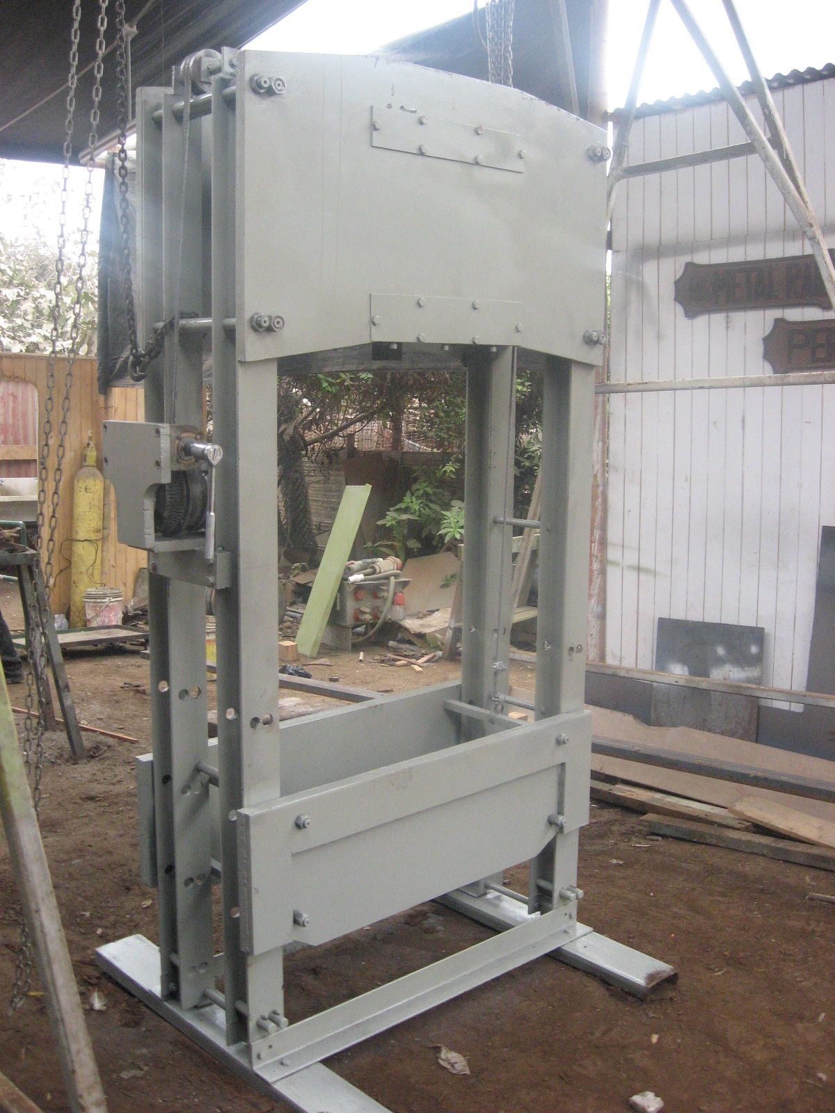 METAL RAID PERÚ - METALMECÁNICA: Prensa Hidraúlica