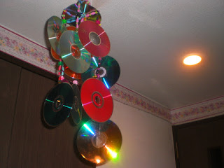 CREATE A HOBBY : 12 Cd`s For Hanging Decoration