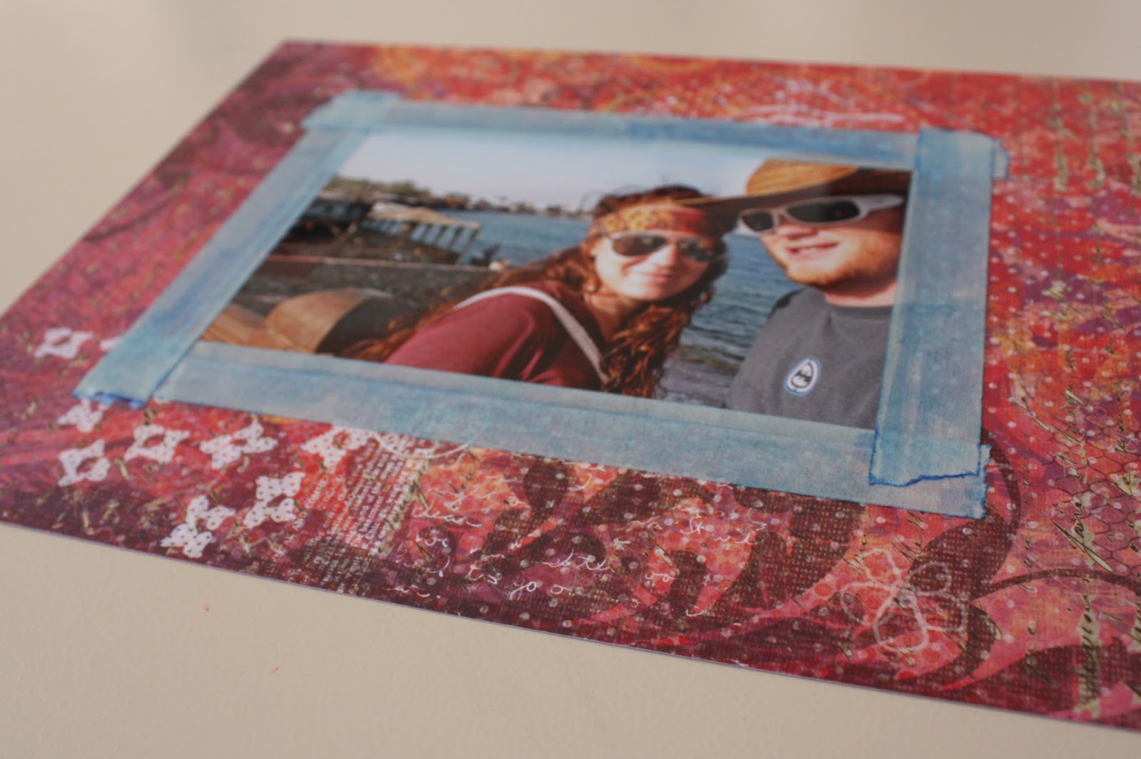 homevestures: Scrapbook Paper Frames