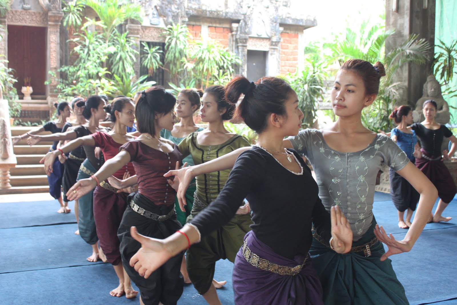 Essential for you: Khmer Traditional Dancing