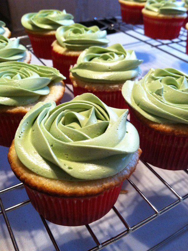 Cook Yu Cook Mi: Vanilla Bean Cupcakes with Matcha Green Tea Buttercream