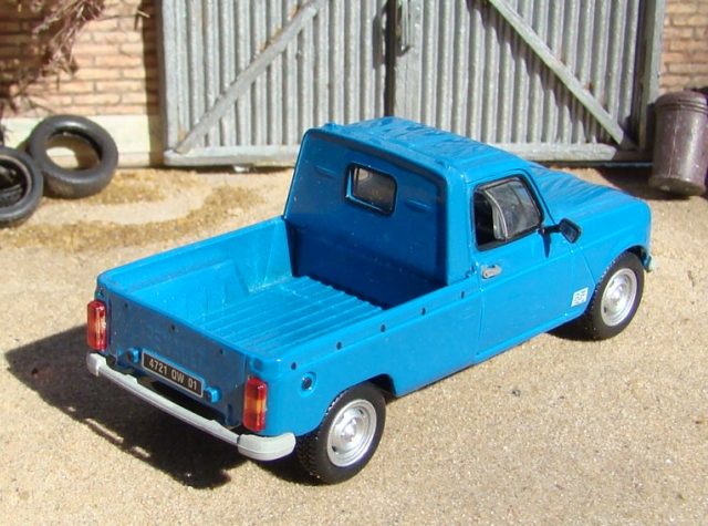 CRUISER - Clásicos en escala 1/43 (1:43 Classics): RENAULT 4 PICK UP (1979)