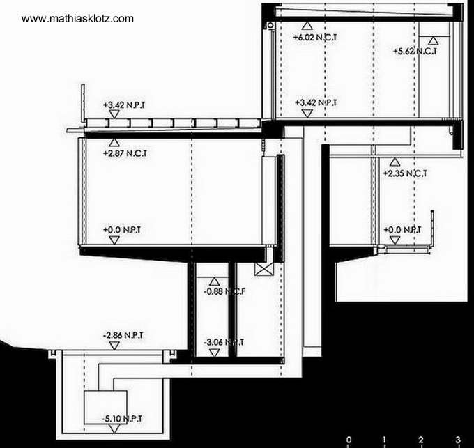 Arquitectura de Casas: Casa volada sobre una barranca en Buenos Aires.