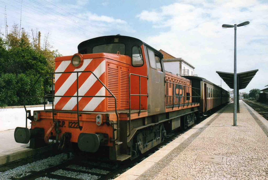 Os Caminhos de Ferro: Locomotivas Diesel CP Série 1200