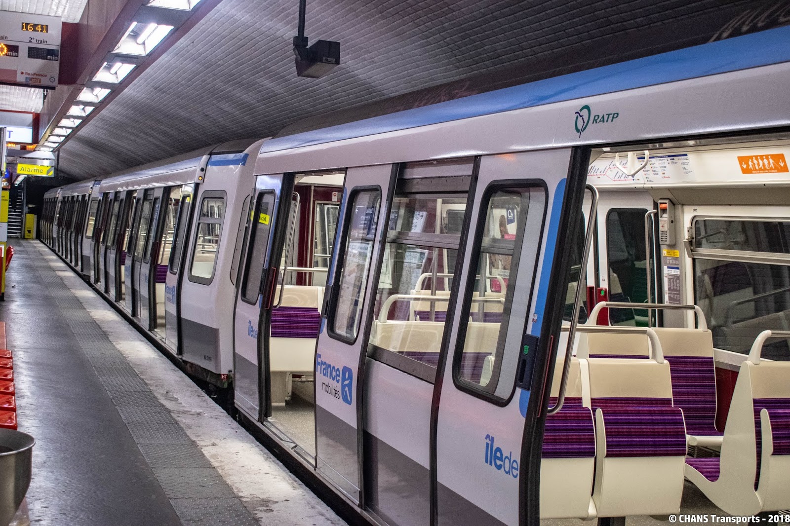[RATP] Mise en service du premier MF77 rénové (166) aux couleurs d'Île ...