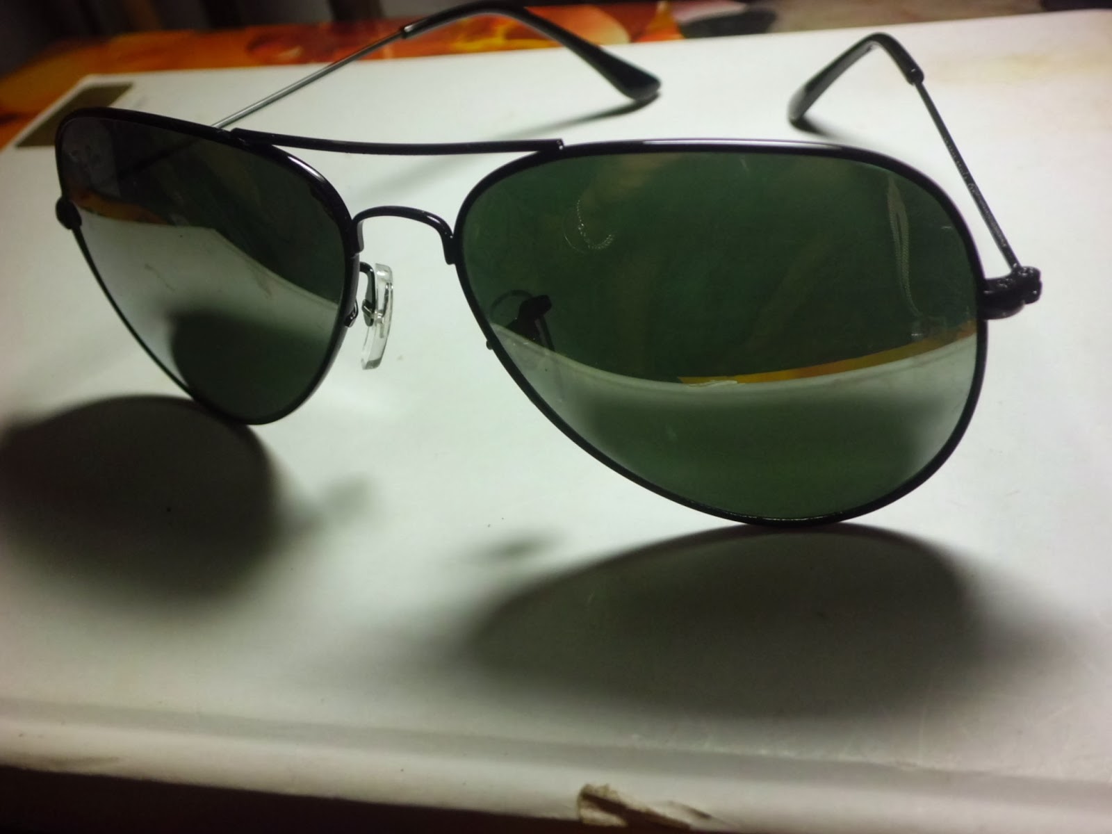 KOLEKSI ANTIK: KACAMATA SUNGLASSES ORIGINAL RAYBAN N BRANDED