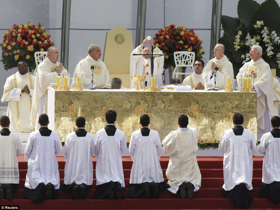 southern orders: THE BENEDICTINE ALTAR ARRANGEMENT WHICH POPE FRANCIS ...