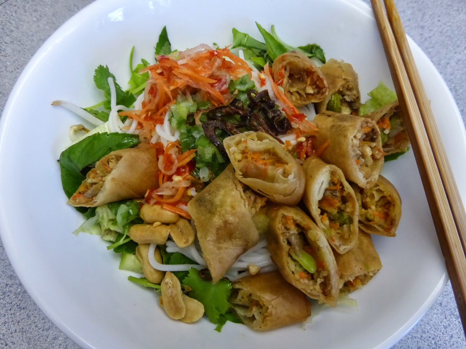 Chay Tịnh Quán: Bún Chả giò Chay