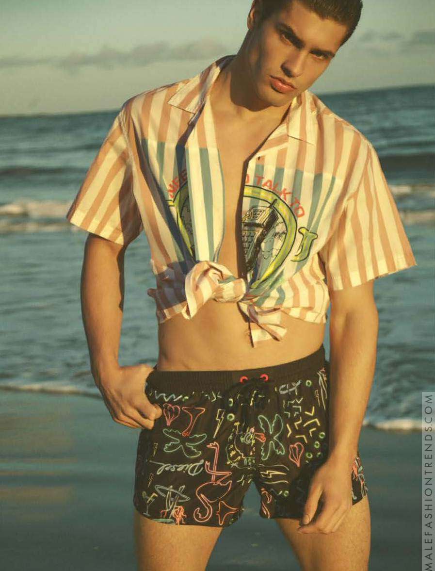 Miro Cech en 'Sheer Perfection' para Attitude Magazine por Steeve Beckouet