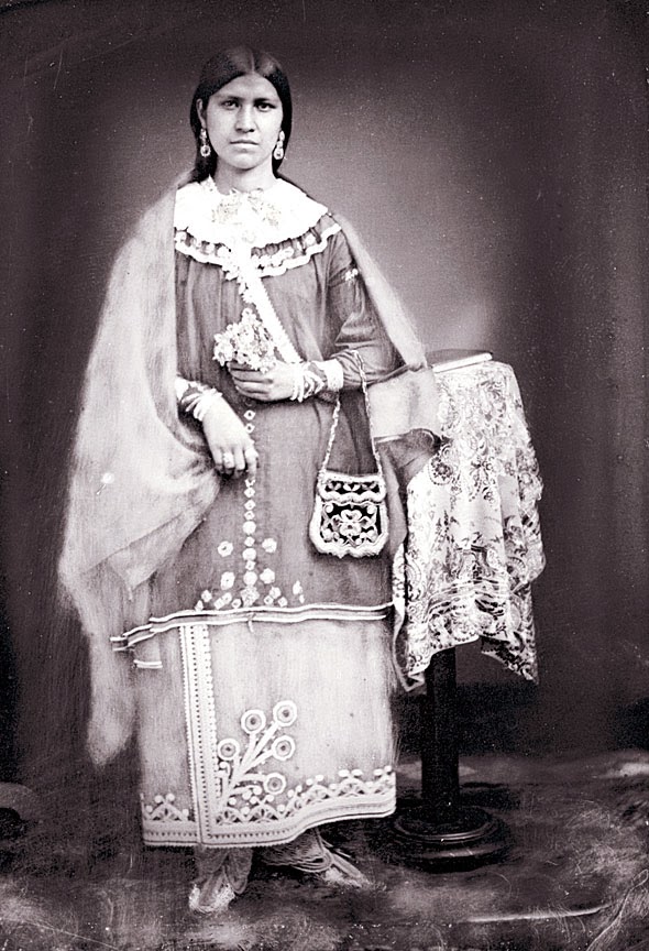 Historic Iroquois and Wabanaki Beadwork: A Mid-19th Century Tonawanda ...