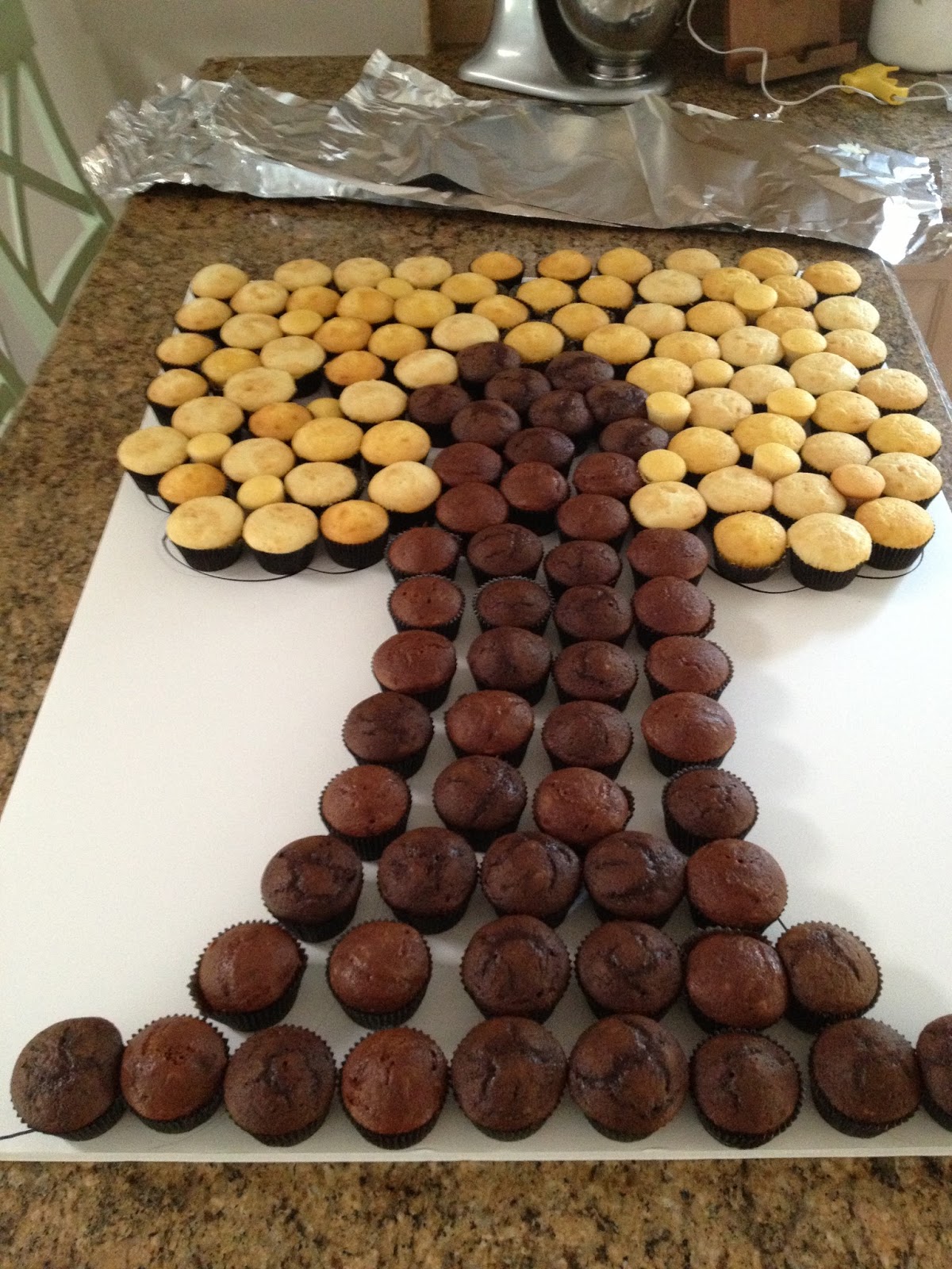 Not Too Shabby Bakes: Cupcake Family Tree