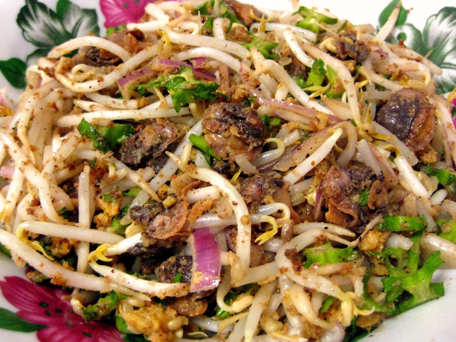 Kerabu taugeh campur kerang - sedap diratah jee - Kuali Sakti!!..