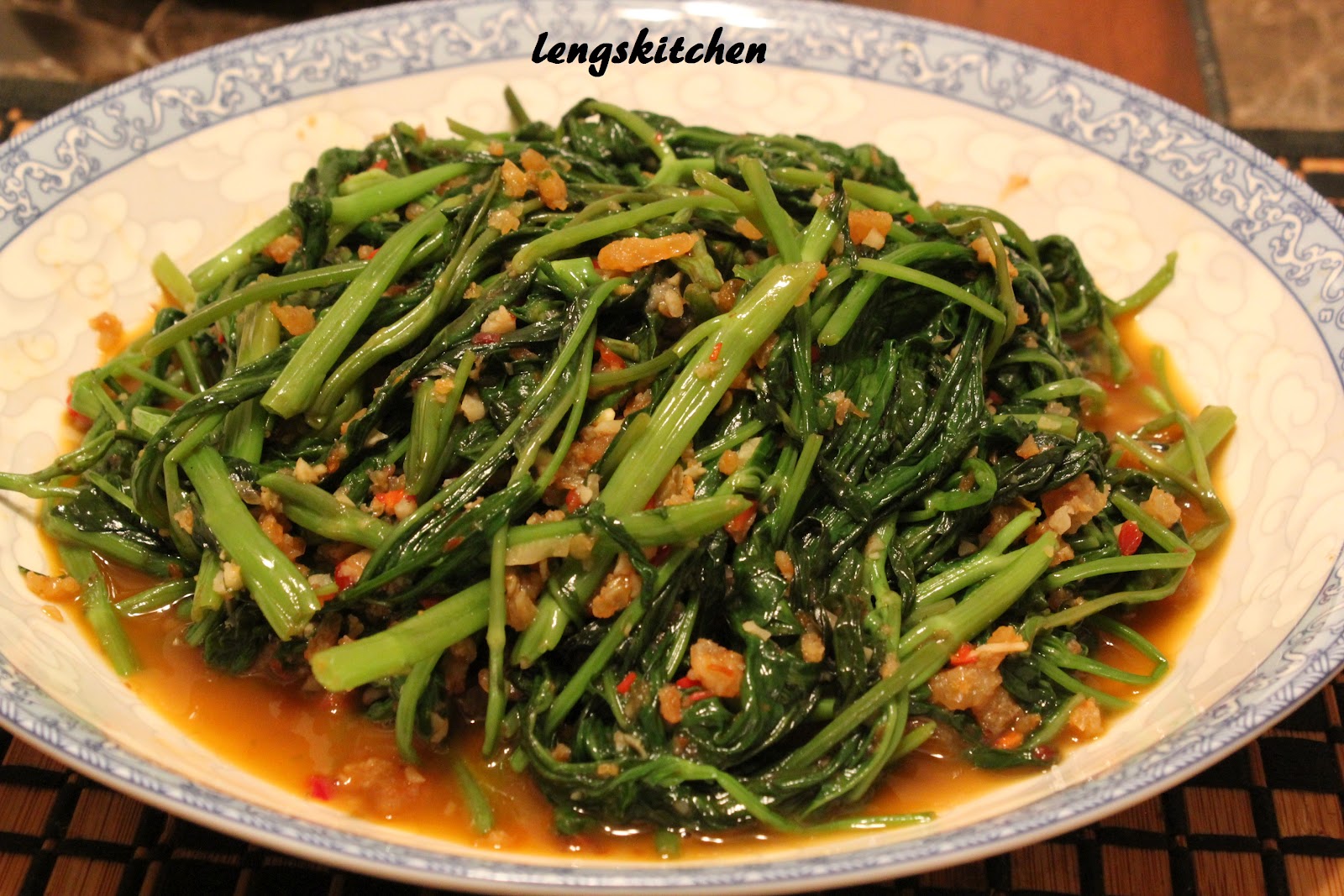 Kitchen Chaos: Kangkung Belacan 马来风光