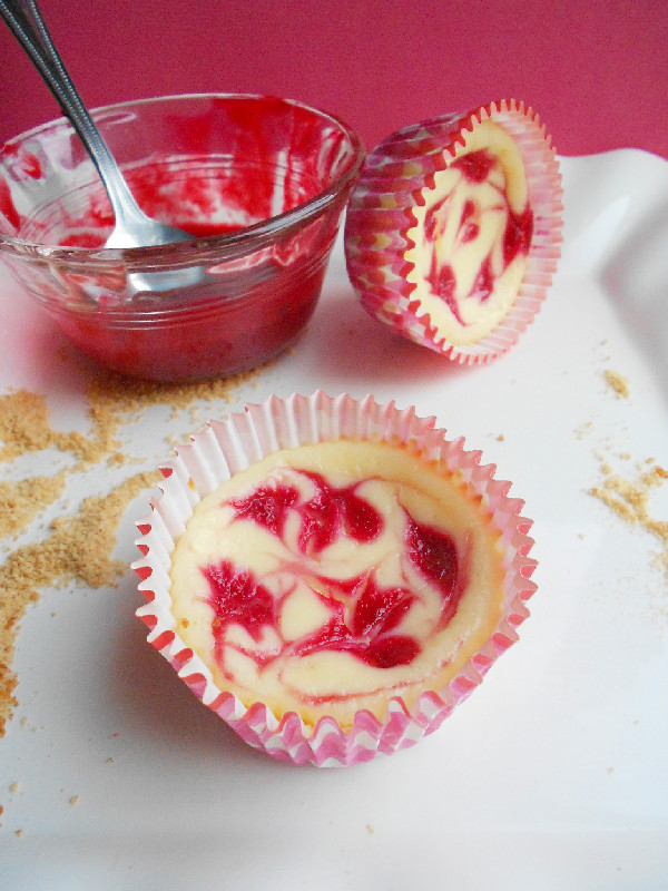 Raspberry Swirl Cheesecake Cupcakes - Confessions of a Confectionista