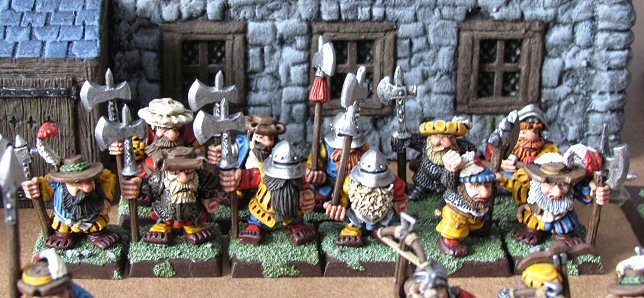 Does anyone make Dwarf Pike?