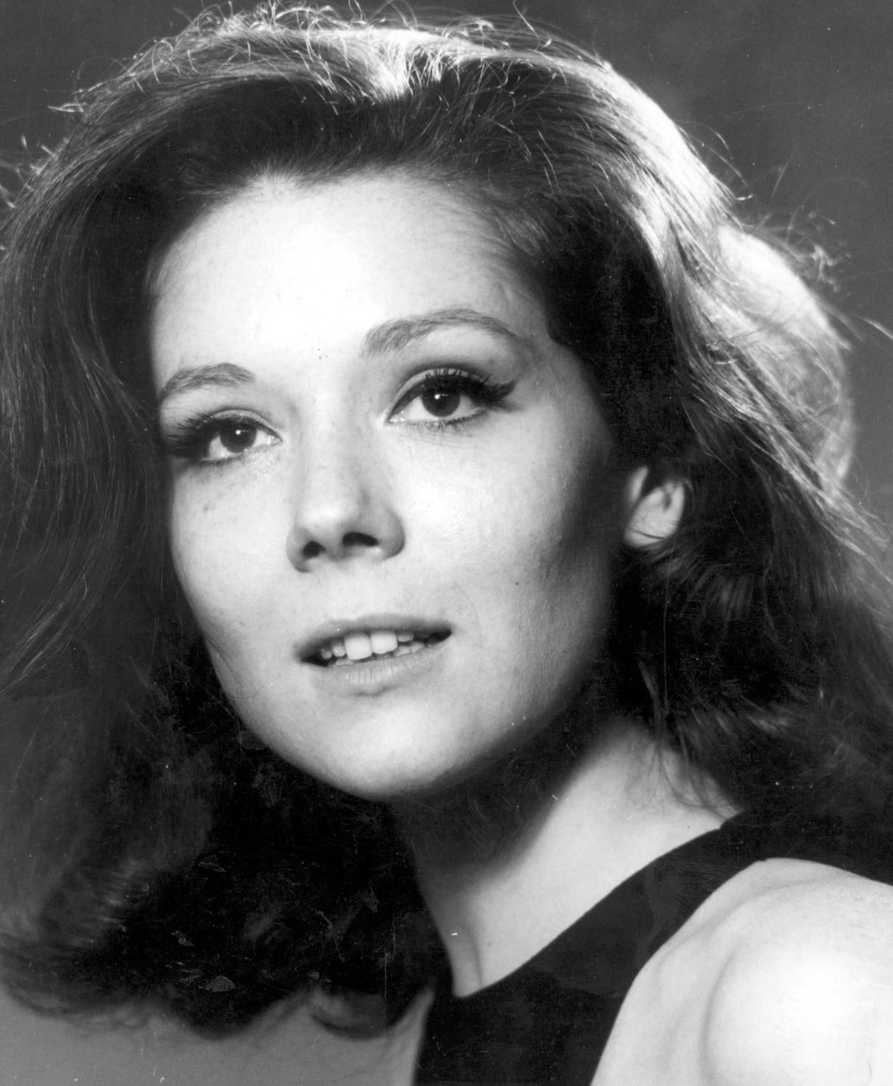 Slice of Cheesecake: Diana Rigg, pictorial