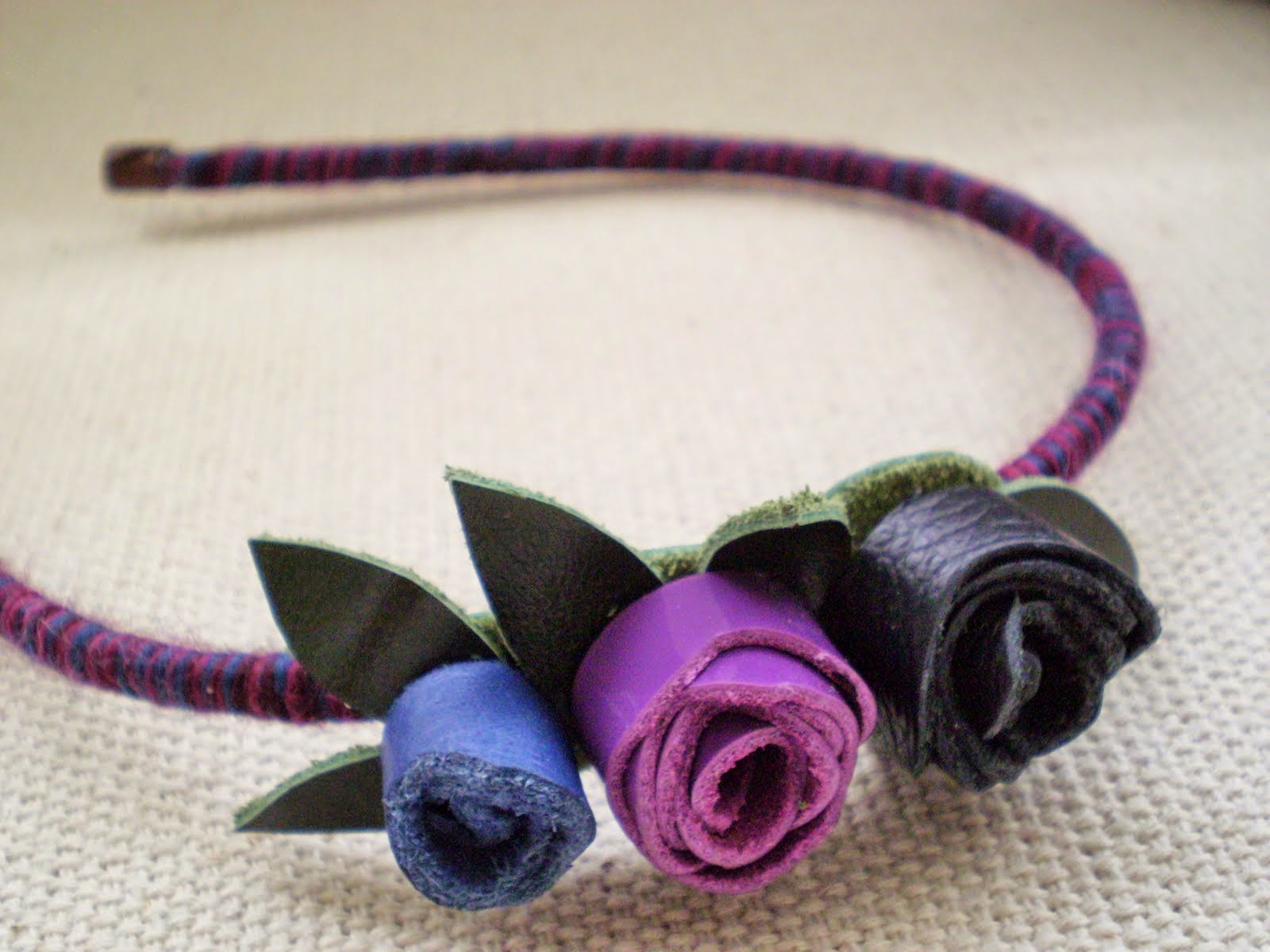 Rubrika.Accesorios.by SGL: vinchas con flores tejidas en lana (o ...