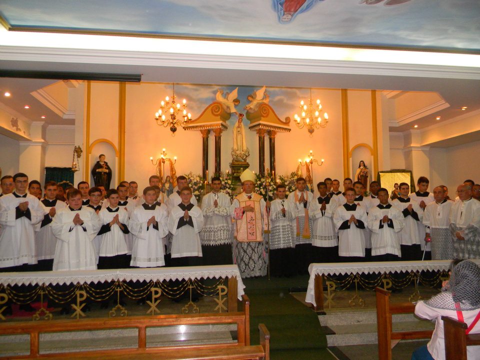 Santa Igreja: Rito da Tonsura em Itaperuna