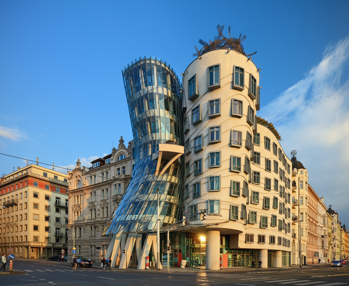 Top 10 Strangest Buildings in the World