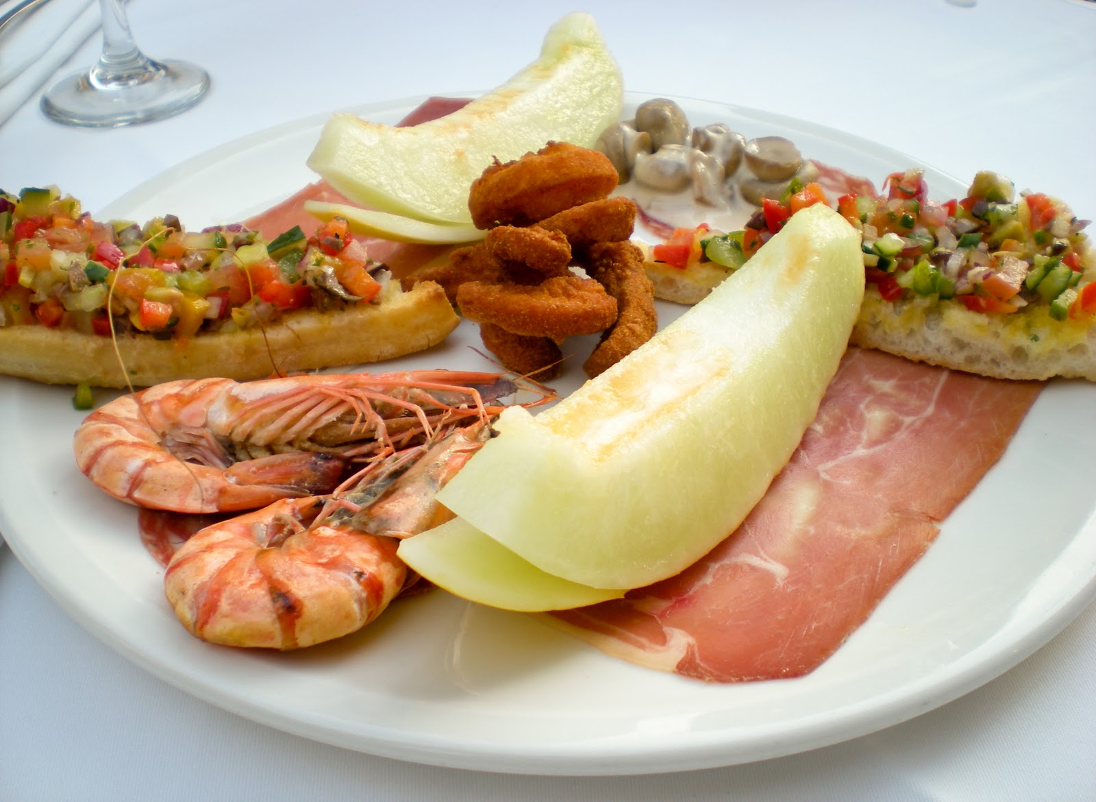 Random Cuisine: My 3rd blogiversary - Daylight and Night Food Photography