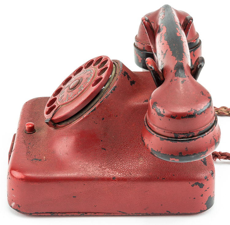 Adolf Hitler’s Personal Bunker Telephone Is Up For Auction! Will You ...